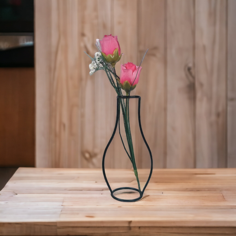 Vase minimaliste en métal effet 2D pour une décoration épurée